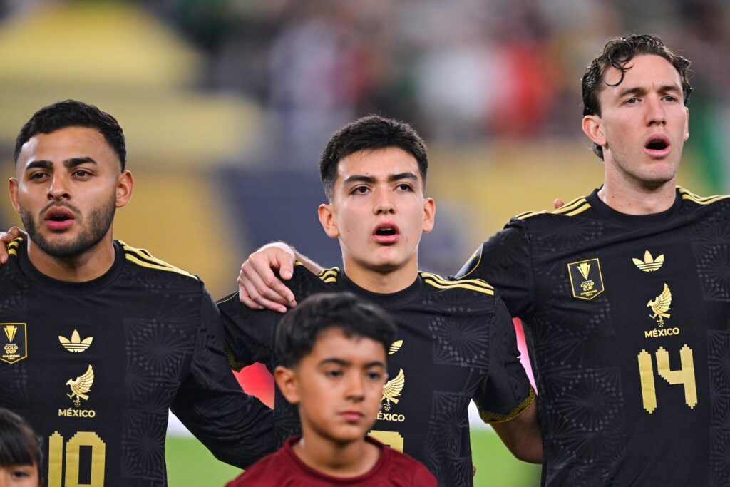 ¿Quién es Gil Mora, el futbolista más joven en debutar con la Selección ...