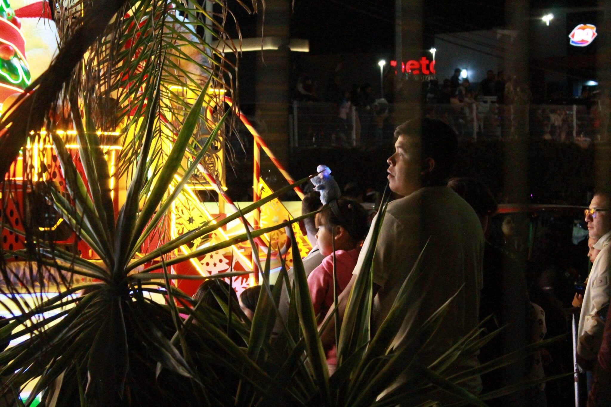 Caravana Coca-Cola reúne a miles de personas en su primer desfile por ...