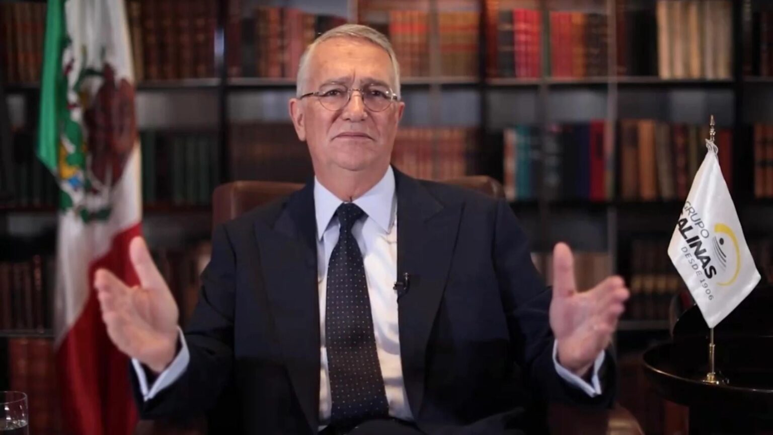 ¿Qué nombres aparecen en los documentos Epstein? Entre Carlos Salinas ...